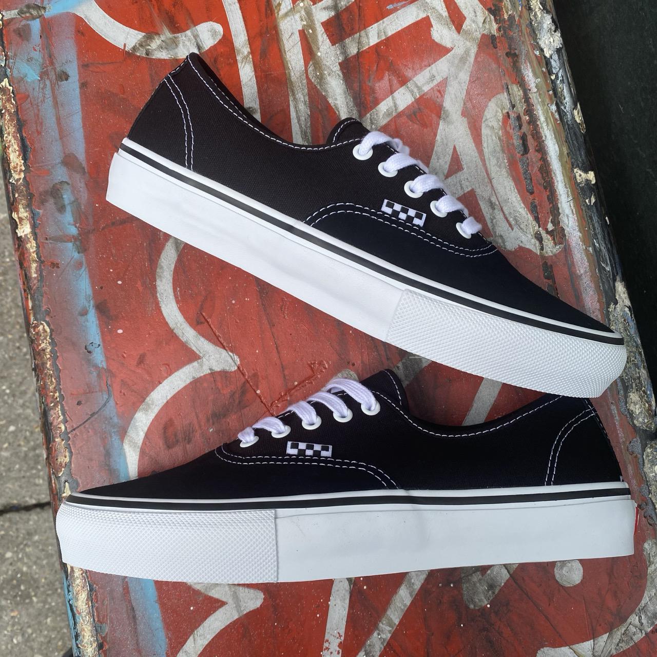 Vans Skate Authentic Black/White – humidity